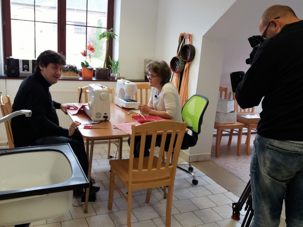 Spolupráce Radosti a obchůdku DNO PYTLE v České televizi | Charita Opava